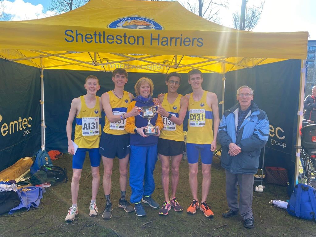 KEEN TEEN TEAM WIN ON THE GREEN – Giffnock North Athletics Club